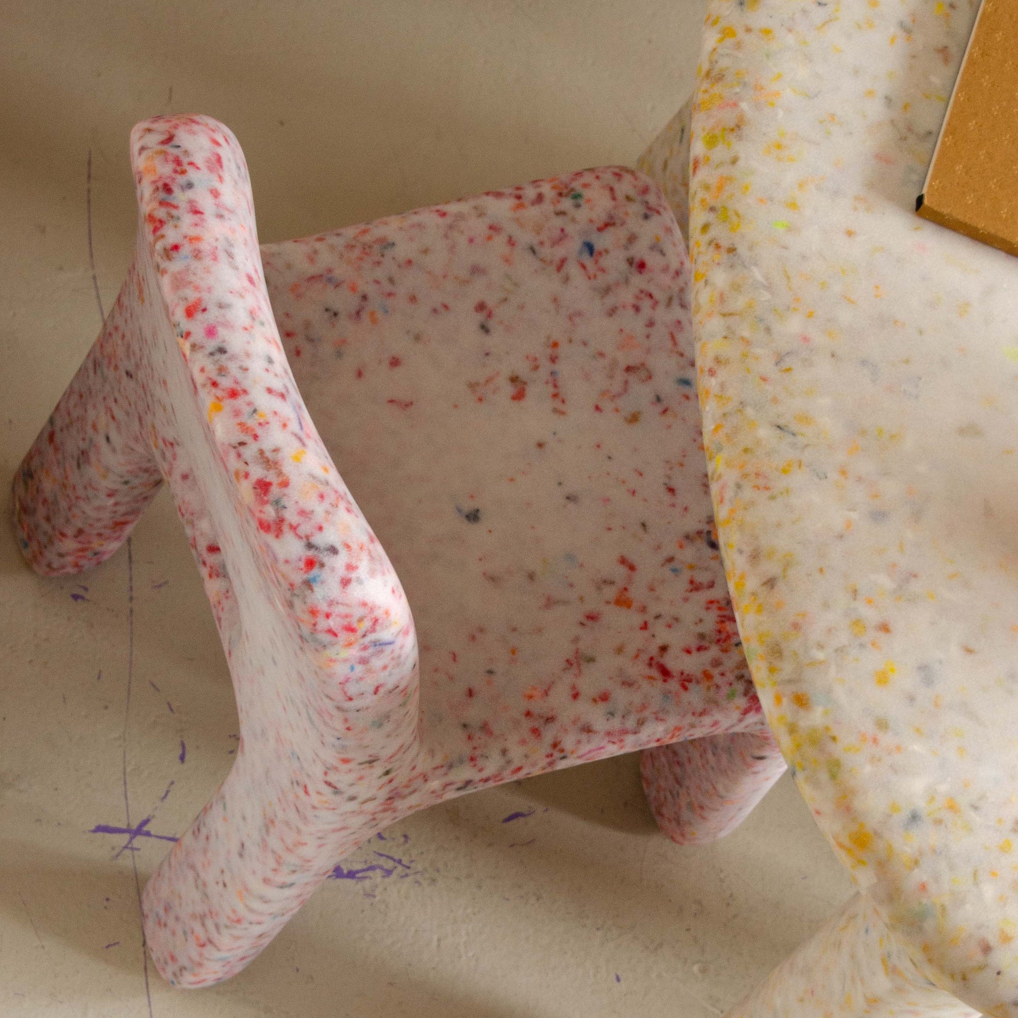 Ecobirdy | Charlie Chair Strawberry | The Archive Store