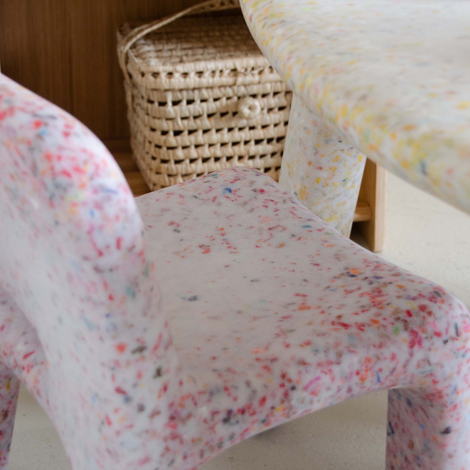Ecobirdy | Charlie Chair Strawberry | The Archive Store
